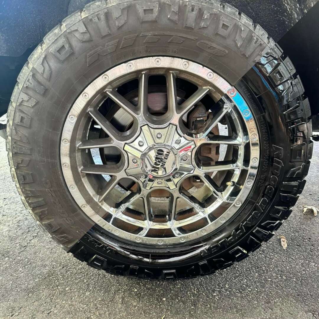 Meet Stephanie Lay – CanvasRebel Magazine