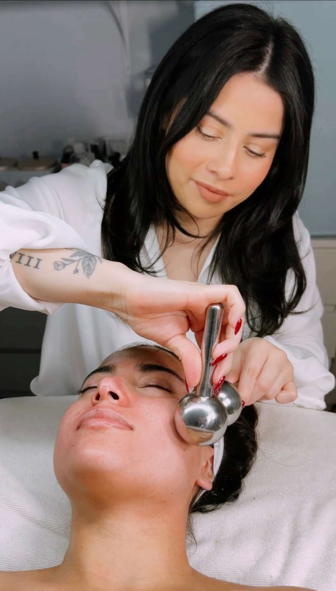 Meet Evelyn Romero – CanvasRebel Magazine