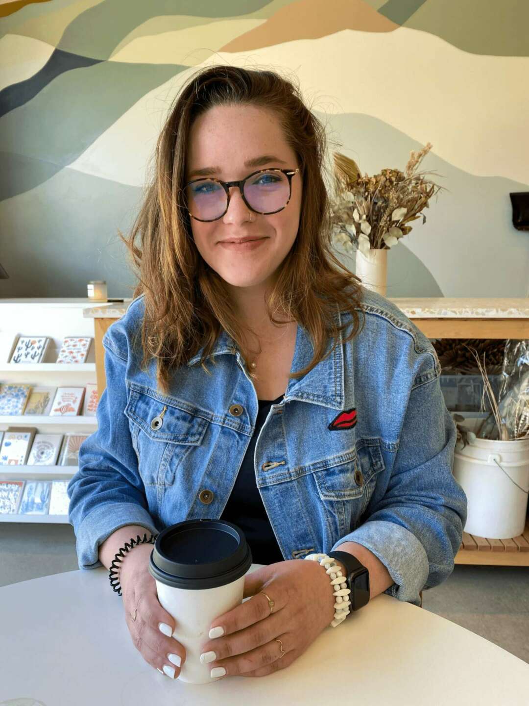 Meet Victoria Leon - CanvasRebel Magazine