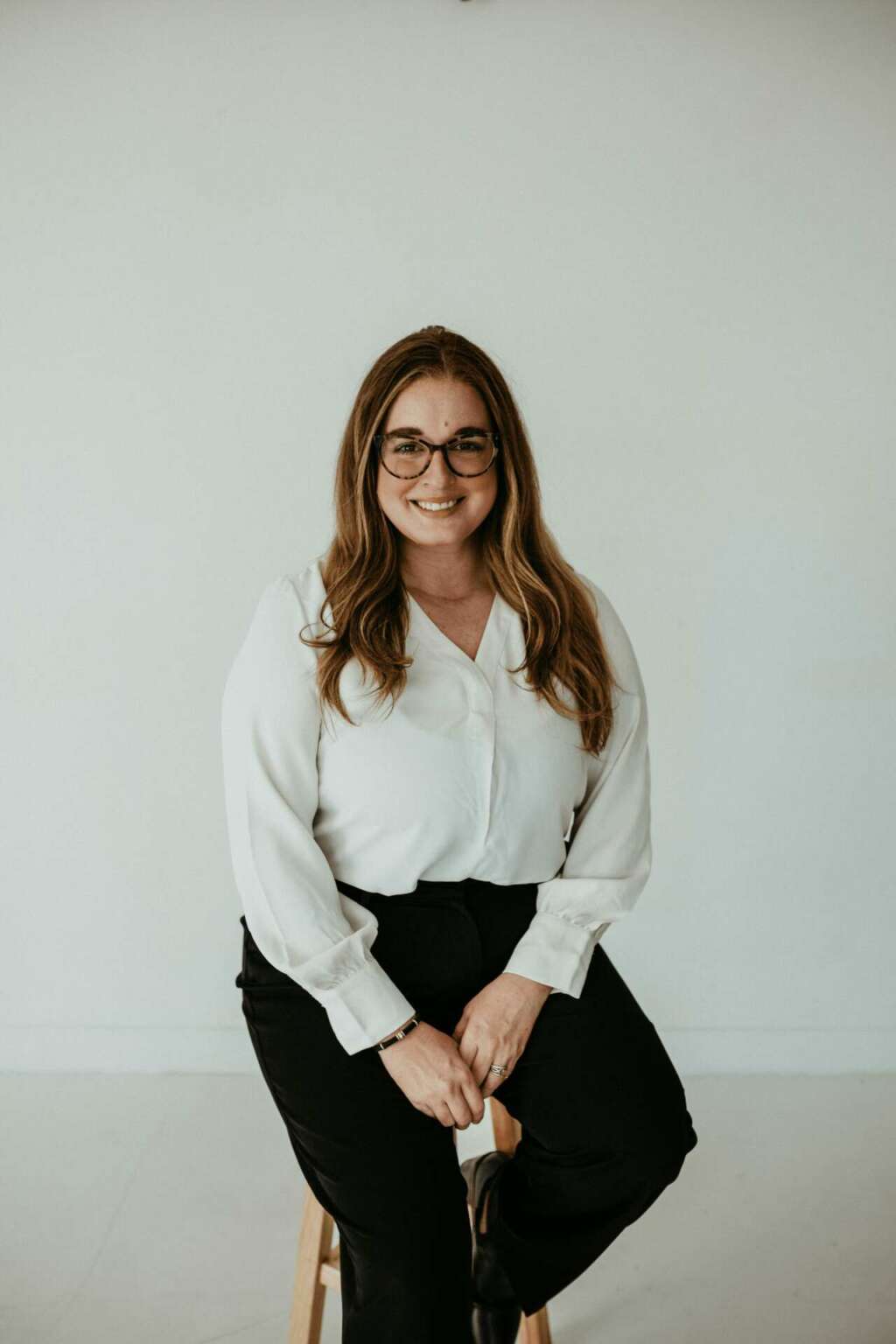 Meet Elizabeth Lawson – CanvasRebel Magazine