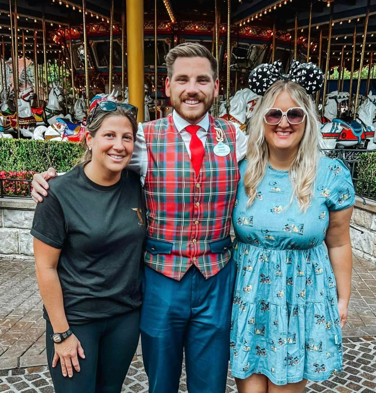 Meet Courtney Mikula - CanvasRebel Magazine