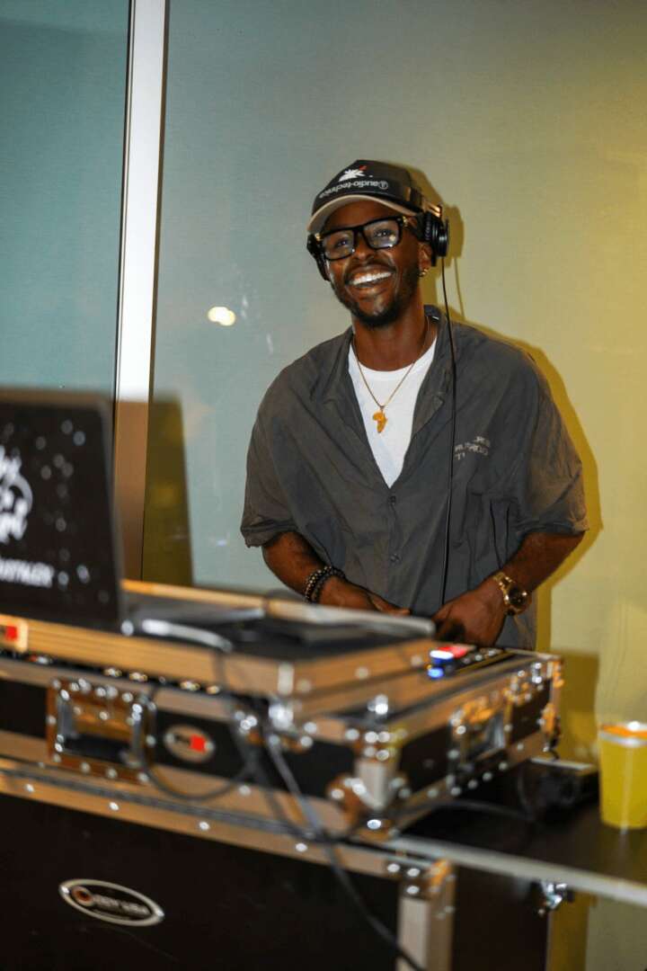 Meet Alex Hayward – CanvasRebel Magazine