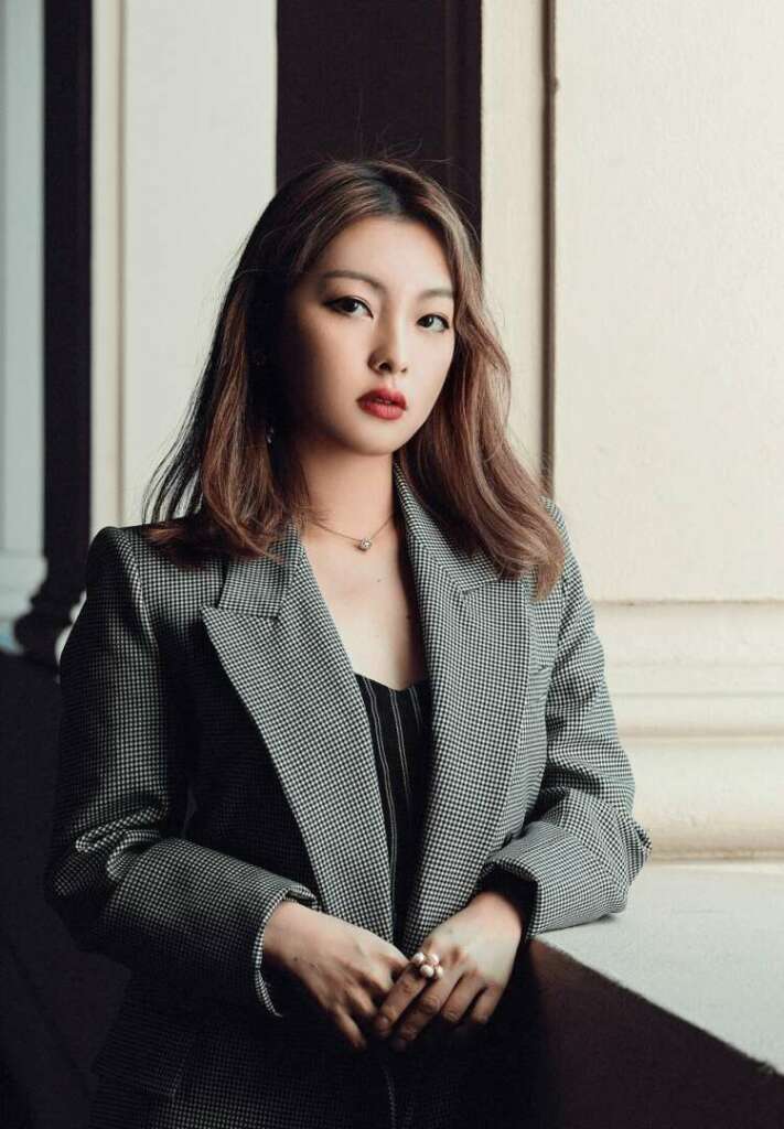 Meet Lizzy Yang Liu – CanvasRebel Magazine