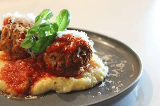 Meet Melissa Friel – CanvasRebel Magazine