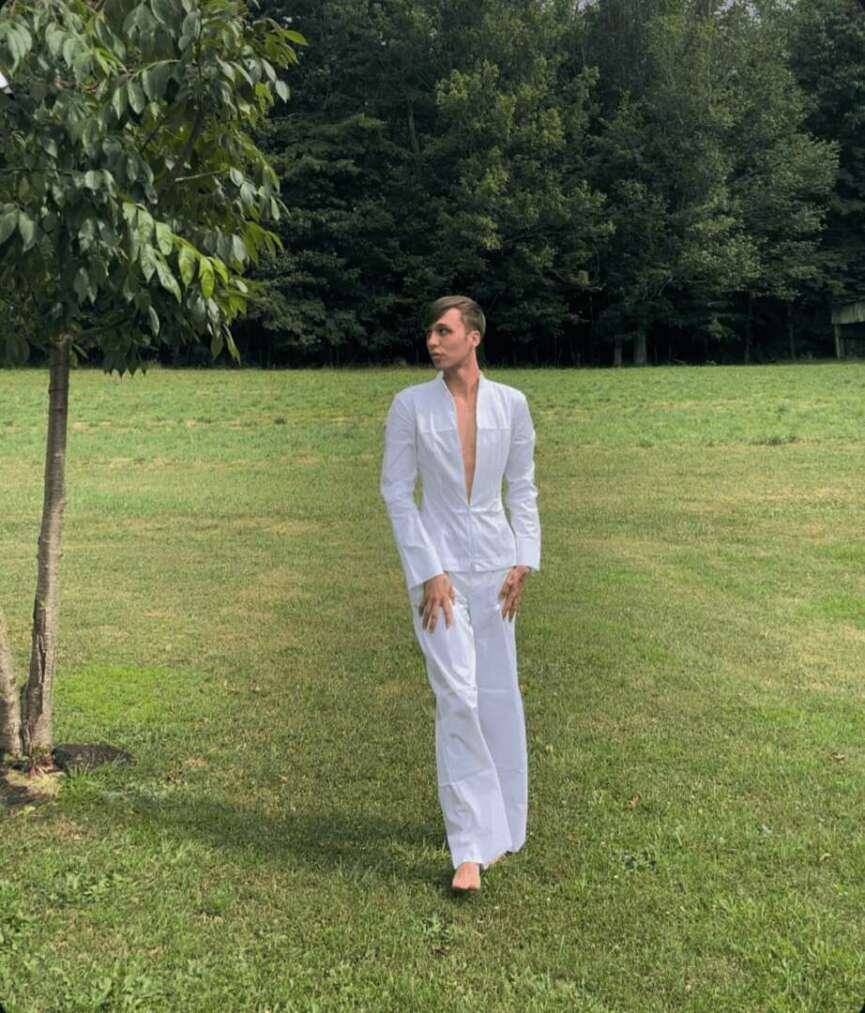 Meet Devin Dowell – CanvasRebel Magazine