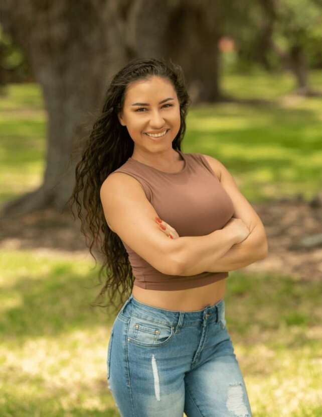 Meet Emily Alexandra Guglielmo – CanvasRebel Magazine