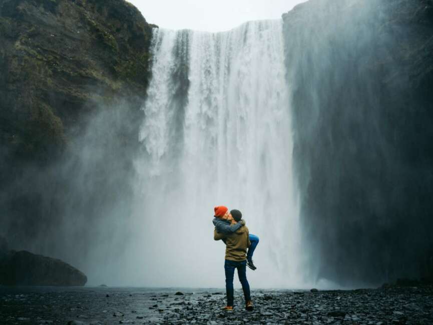 Meet Ely Roberts – CanvasRebel Magazine