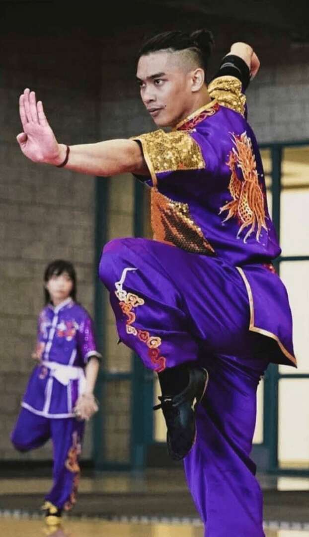 Meet Robin Calvo – CanvasRebel Magazine