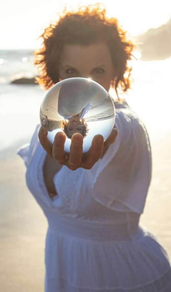 Meet Tania Solomon – CanvasRebel Magazine