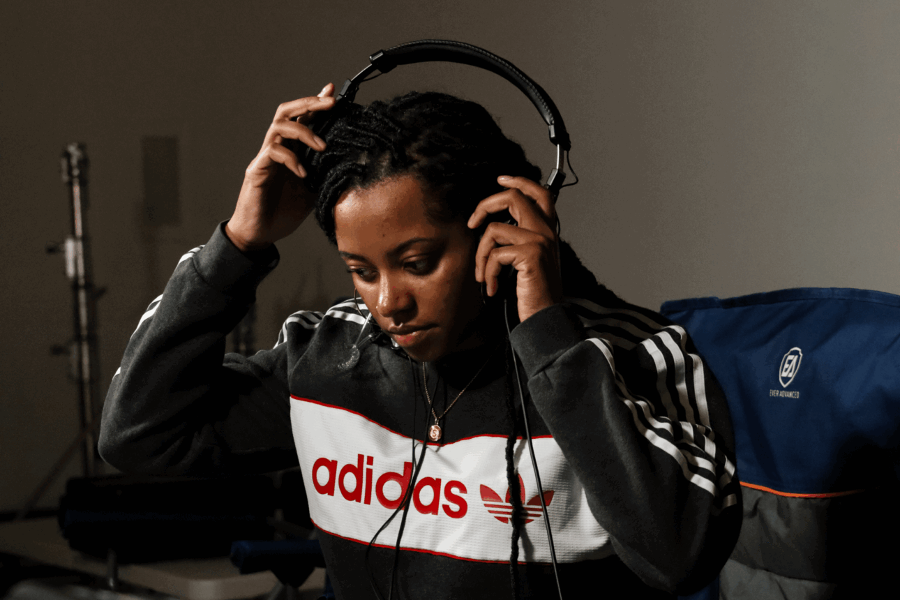 Meet Shania Lee – CanvasRebel Magazine