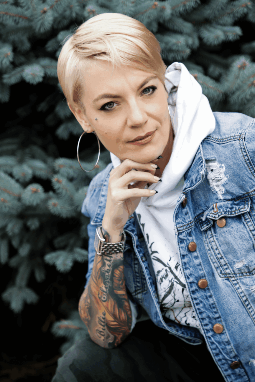 Hidden Gems: Meet Kerri Lewis of Kerri Lewis Coaching – CanvasRebel ...