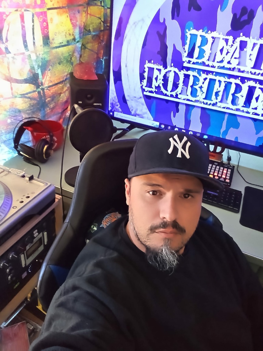 Meet Jonathan Miles – CanvasRebel Magazine