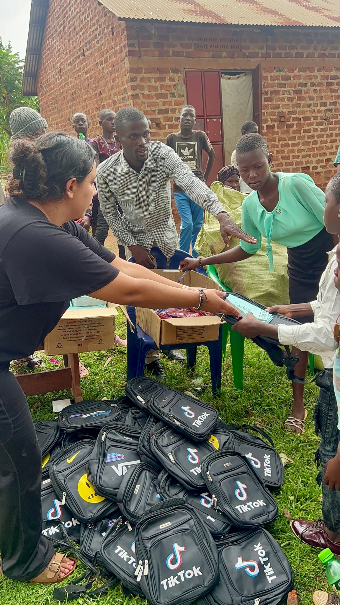 Meet Isabella Tabares – CanvasRebel Magazine