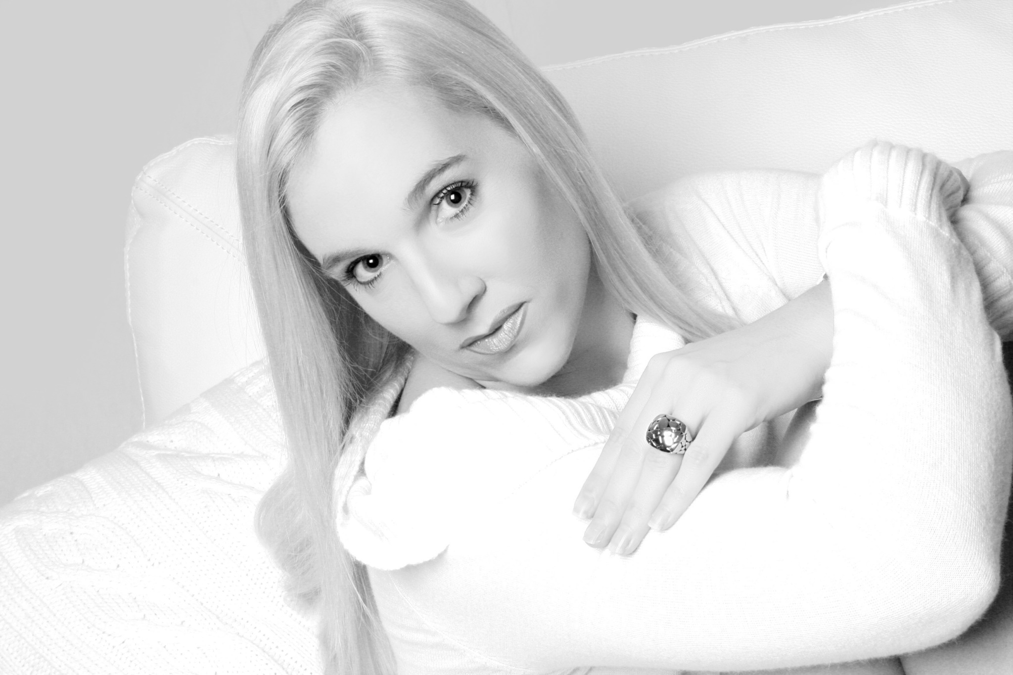 Meet Kim Conoly – CanvasRebel Magazine