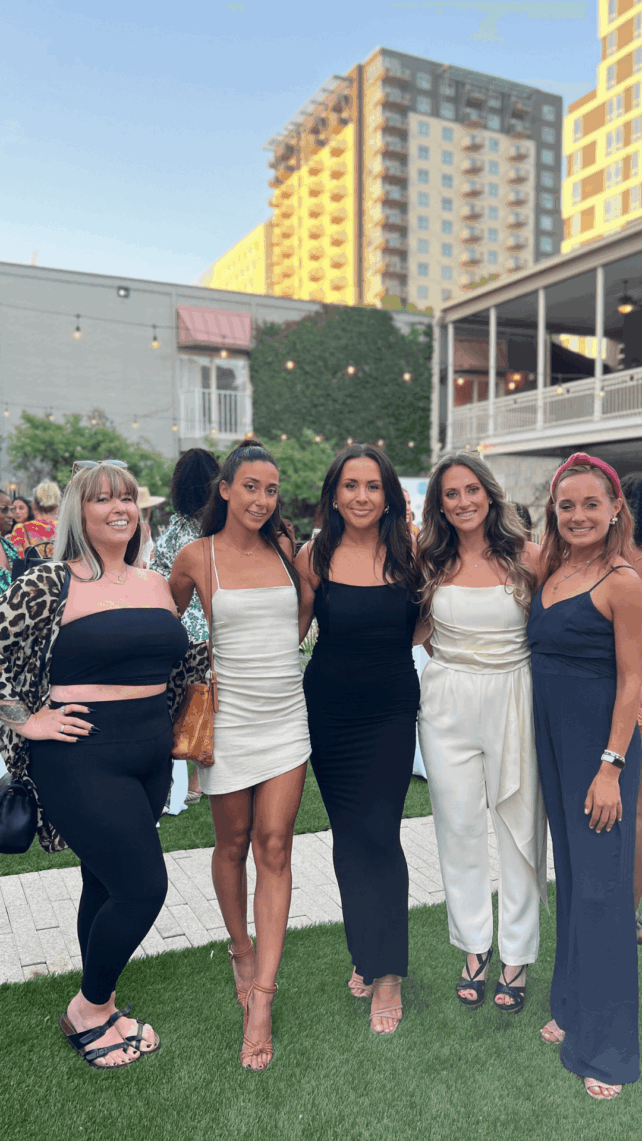 Meet Sarah Dowds – CanvasRebel Magazine