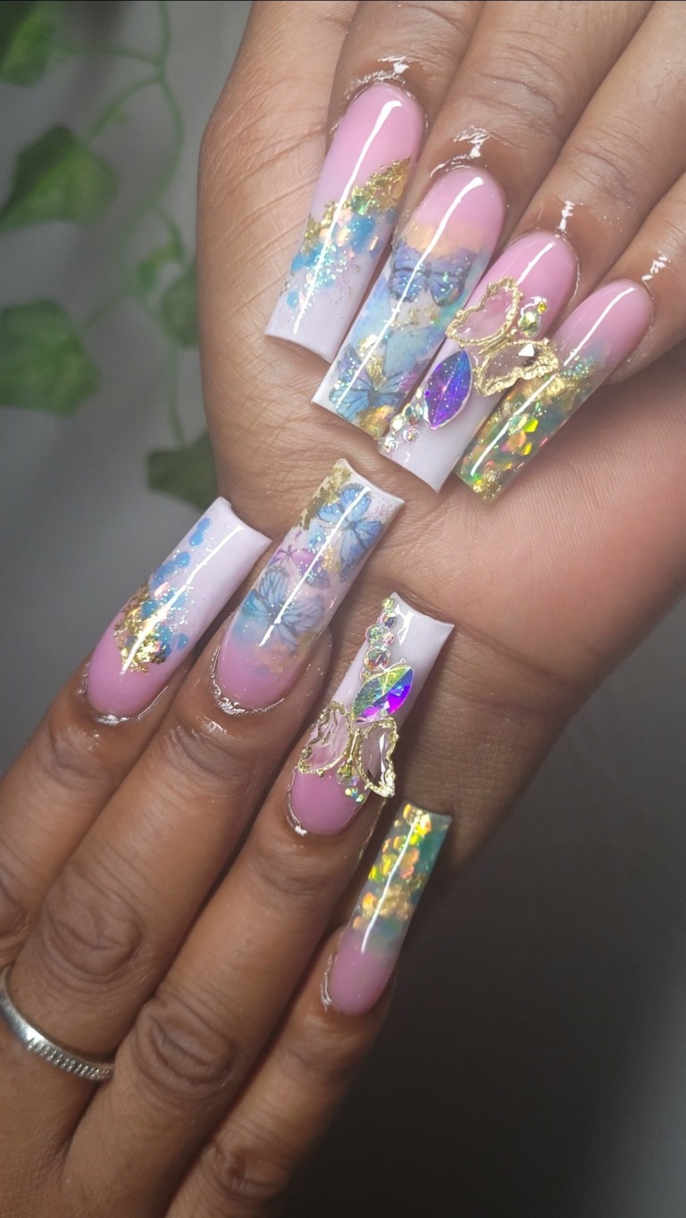 Meet Robin Rutledge – CanvasRebel Magazine