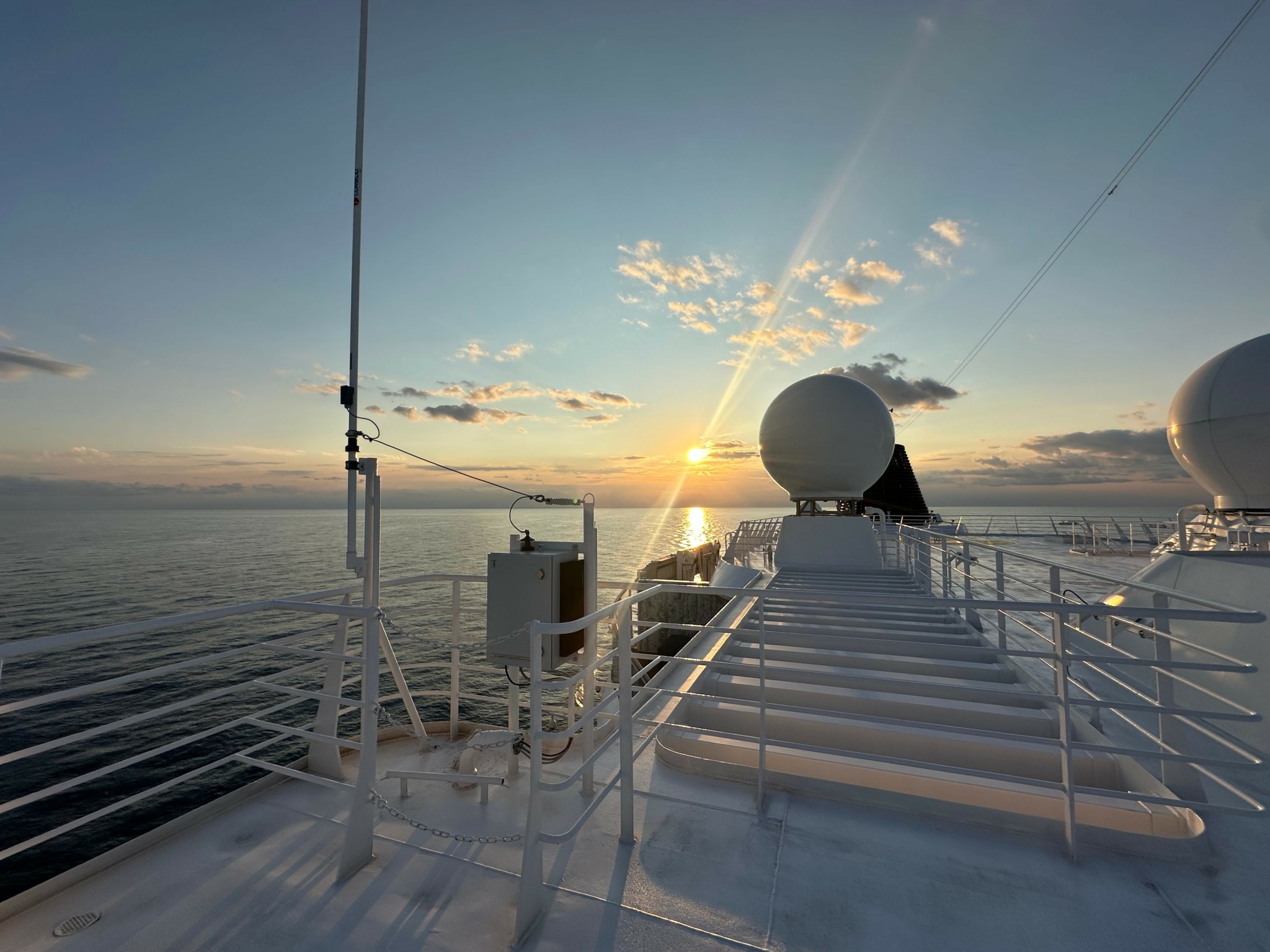 Meet Nikolas Yanek-chrones – CanvasRebel Magazine