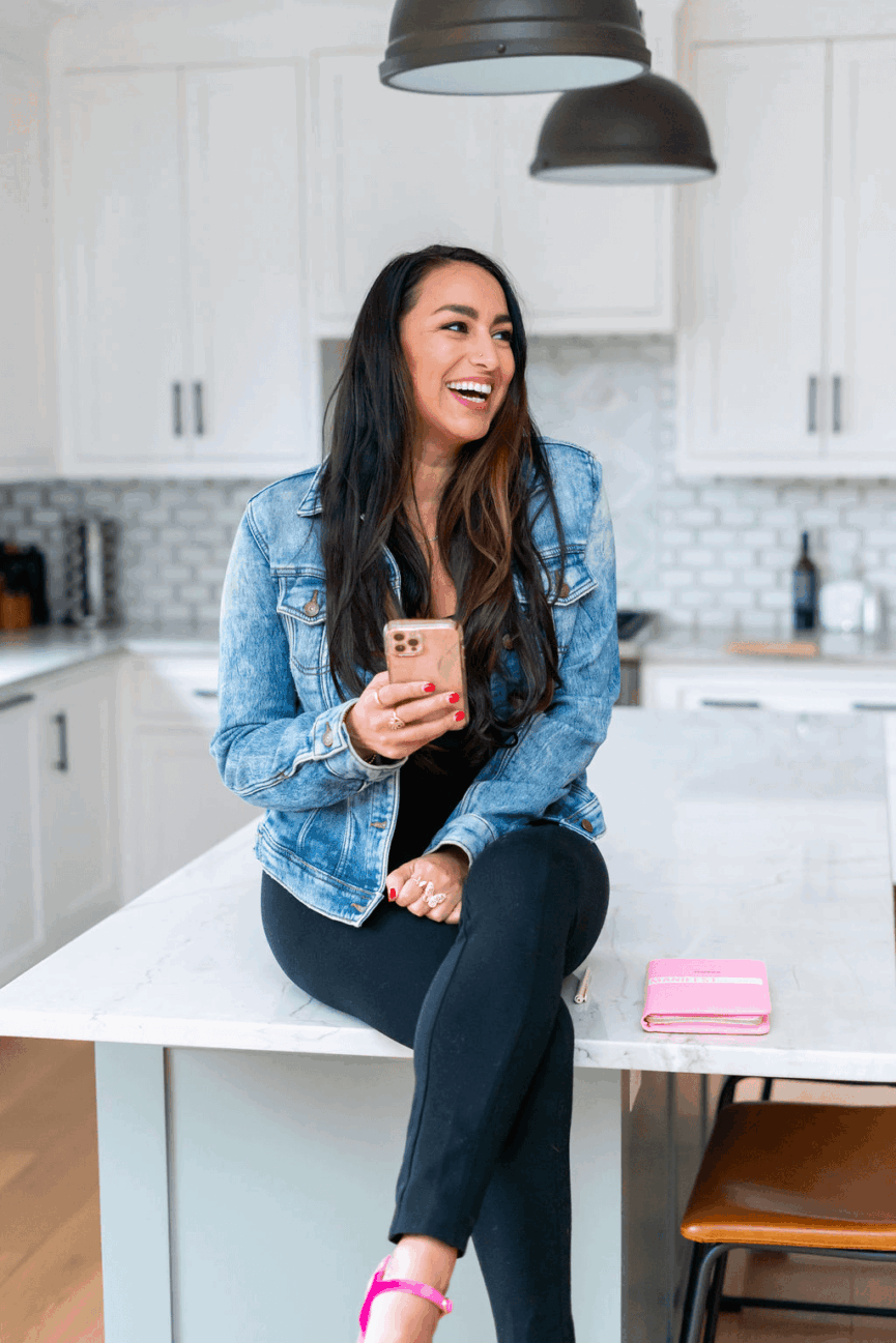 Check Out Alexis Amato’s Story – CanvasRebel Magazine