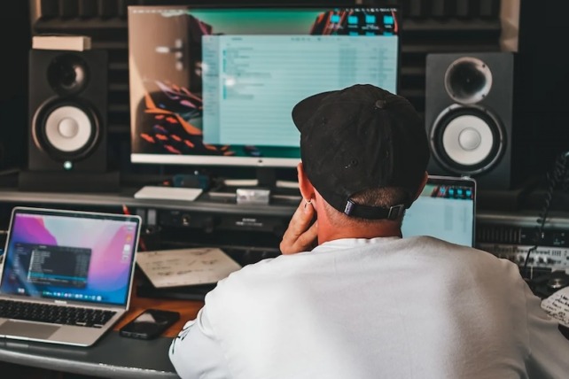 Meet George Dewhurst – CanvasRebel Magazine