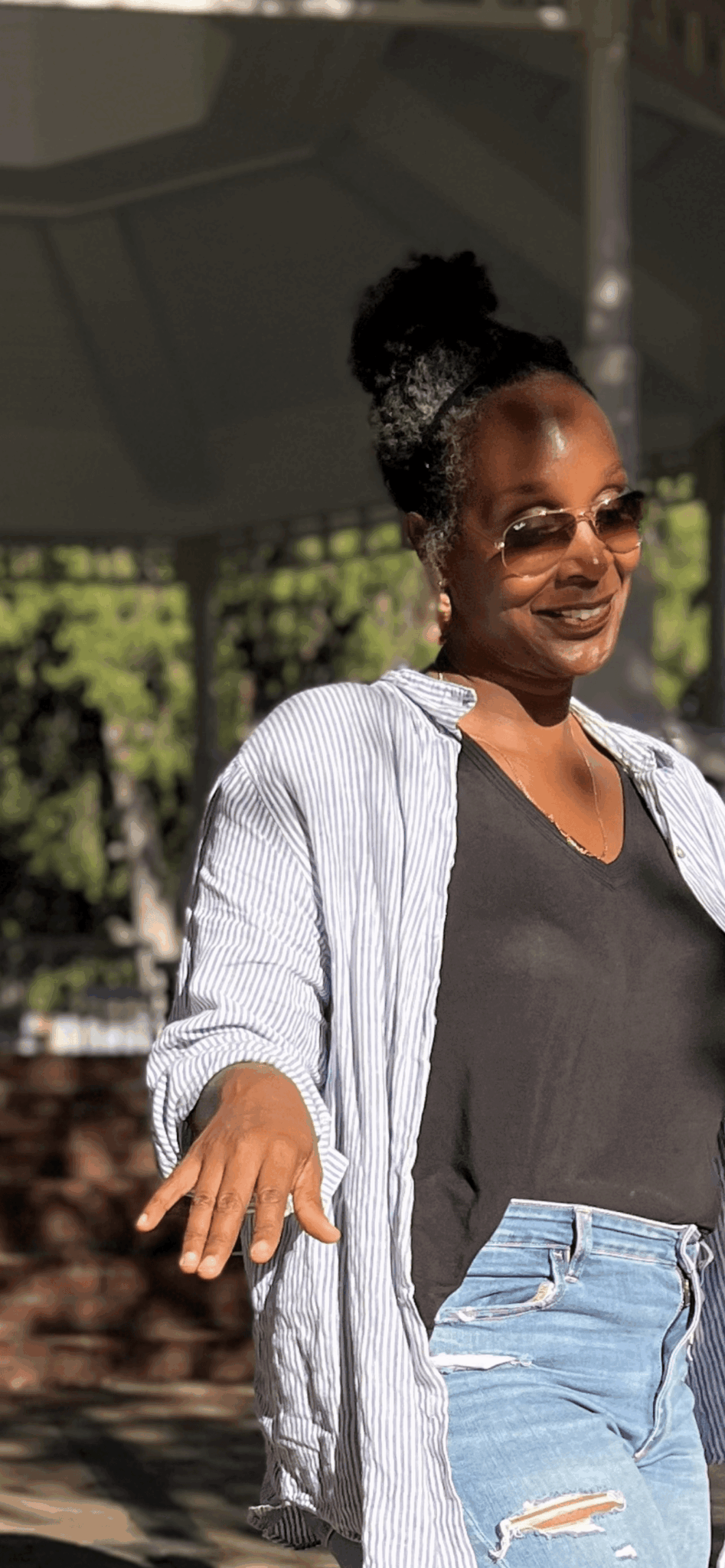 Meet Courtney Jay Slater – CanvasRebel Magazine