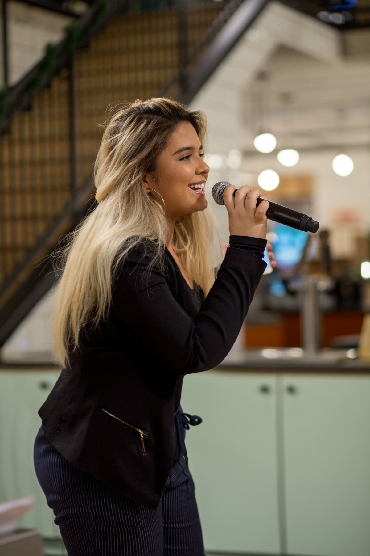 Meet Sara Mora – CanvasRebel Magazine