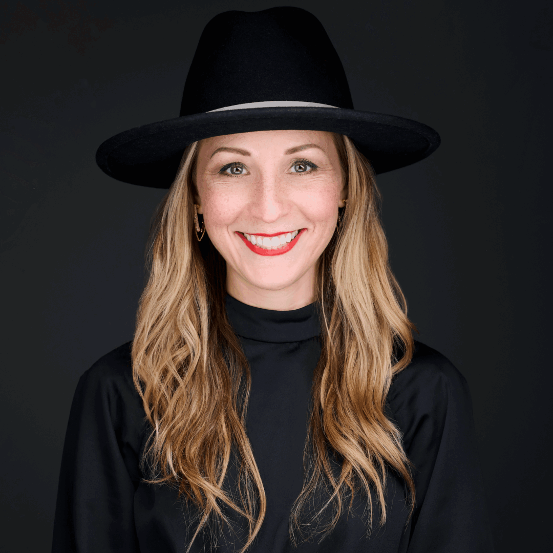 Meet Sarah Marnell – CanvasRebel Magazine