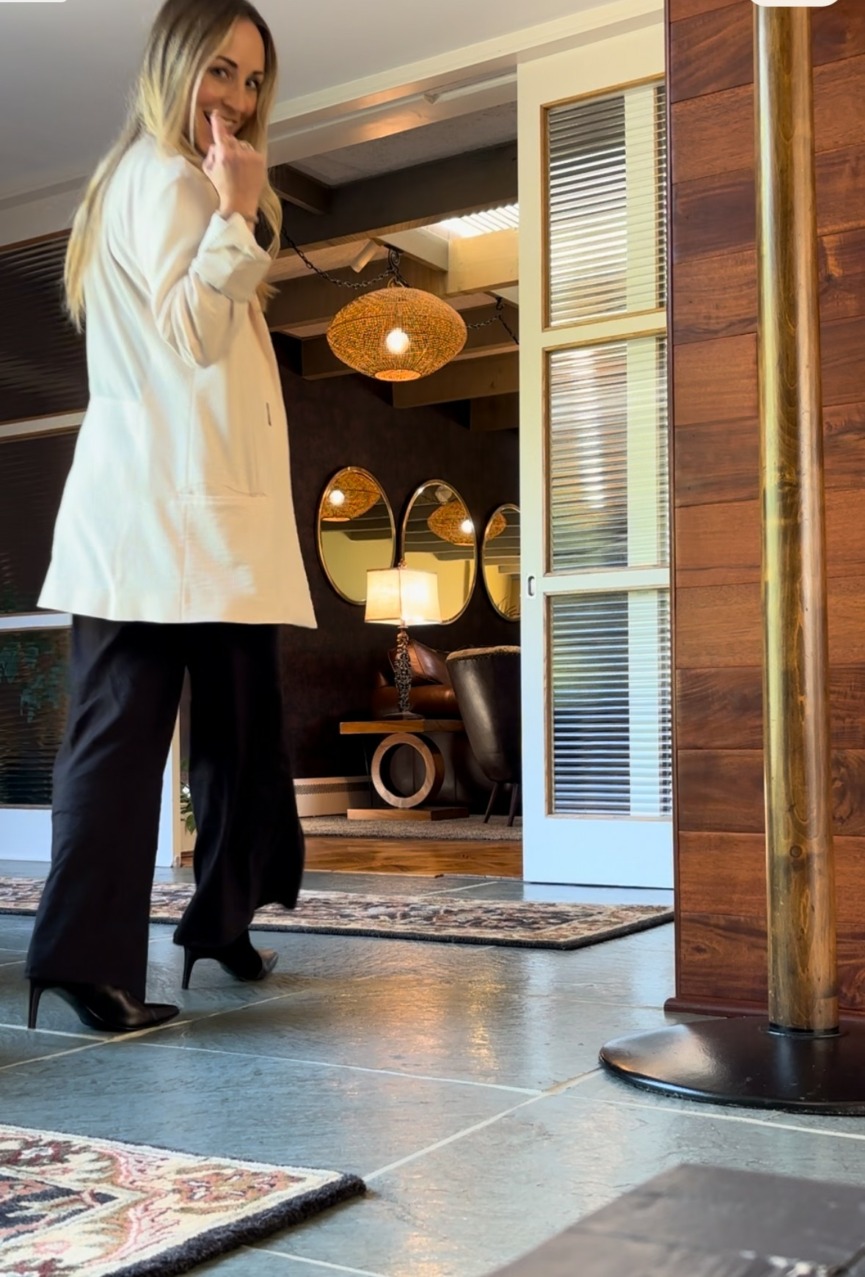 Meet Sarah Marnell – CanvasRebel Magazine