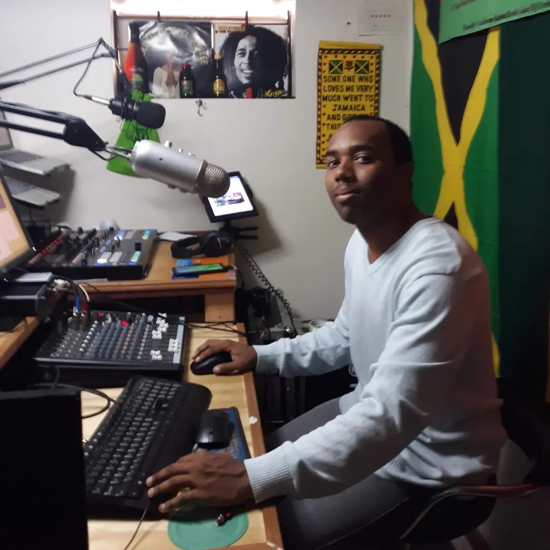 Meet Gerald Roberts – CanvasRebel Magazine