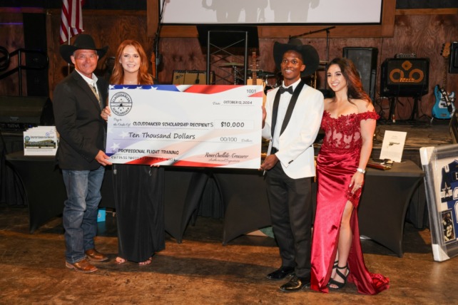 Meet Alexia Tuttle – CanvasRebel Magazine