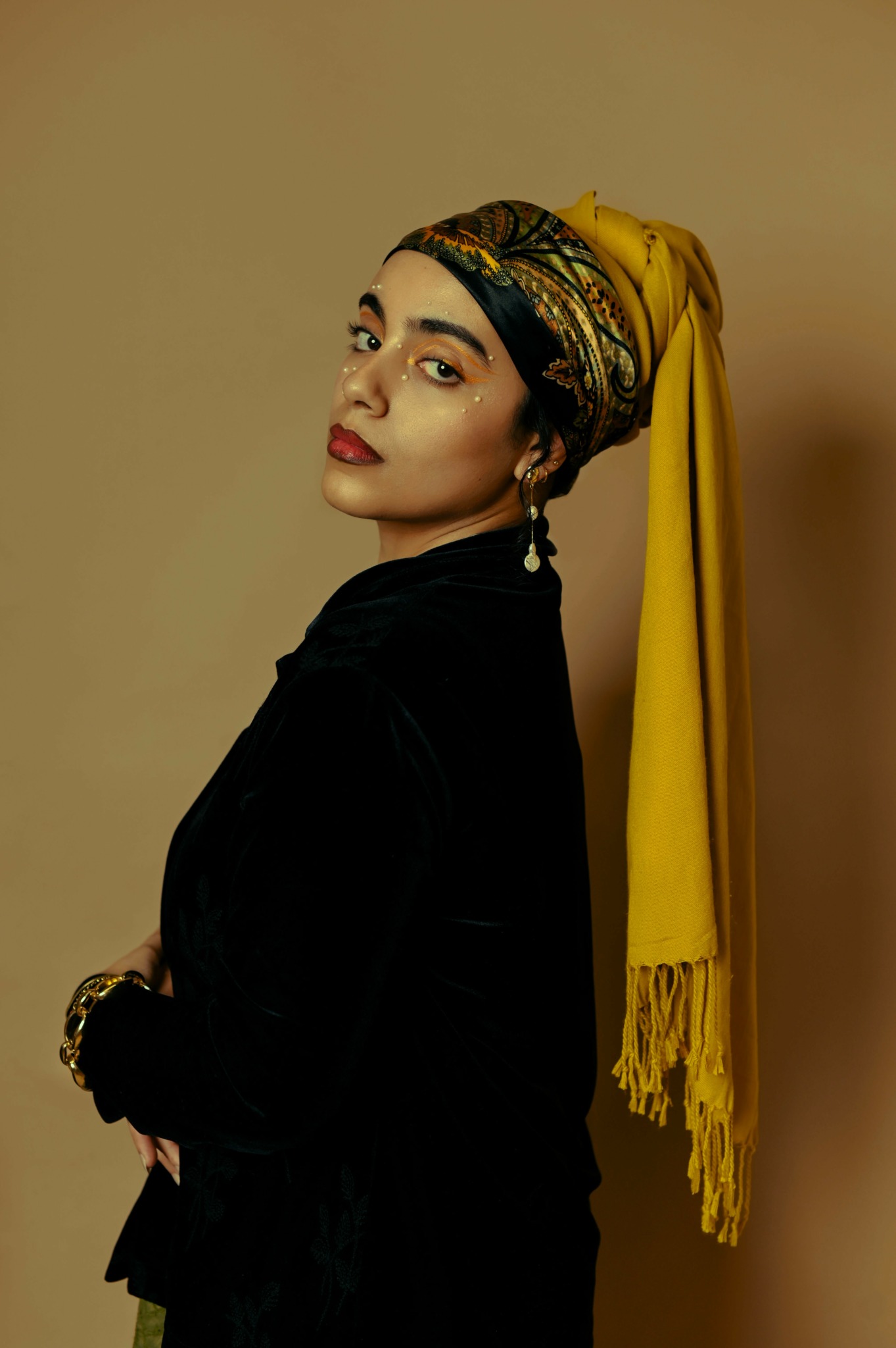 Meet Cloee Thomas – CanvasRebel Magazine