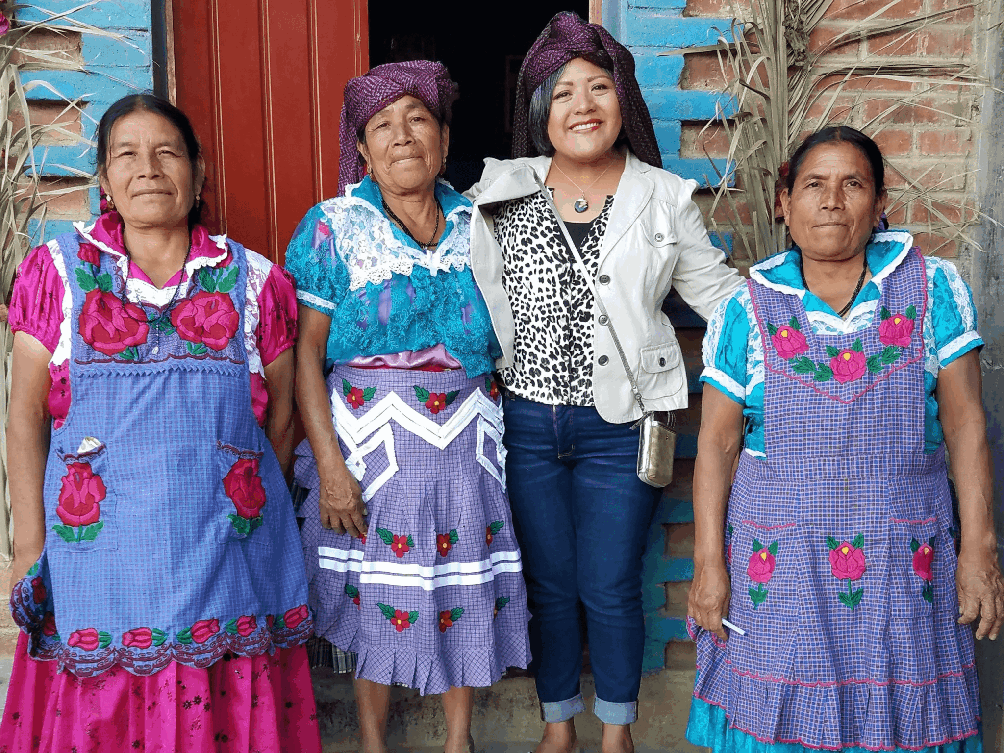 Exploring Life & Business with Esther Wright of Hilo de Amor – CanvasRebel Magazine