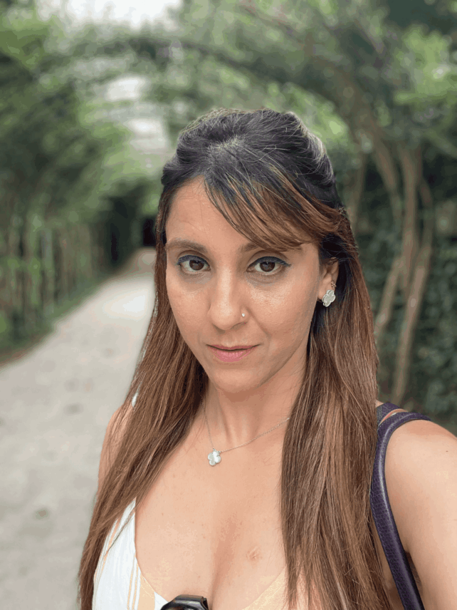 Rising Stars: Meet Sarina Byron – CanvasRebel Magazine