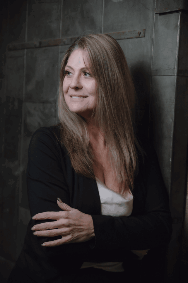 Check Out Deette Stewart’s Story – CanvasRebel Magazine