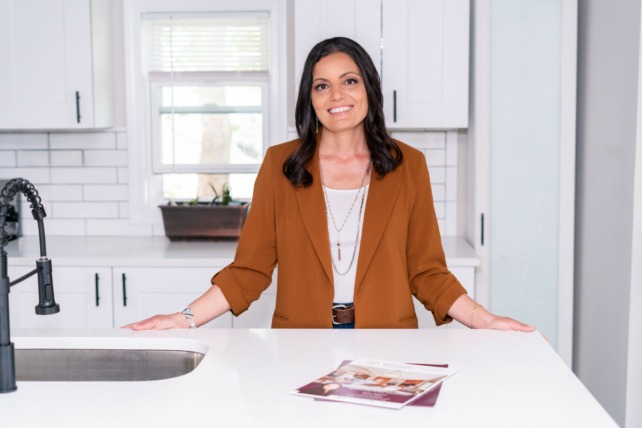 Meet Anna Buono – CanvasRebel Magazine