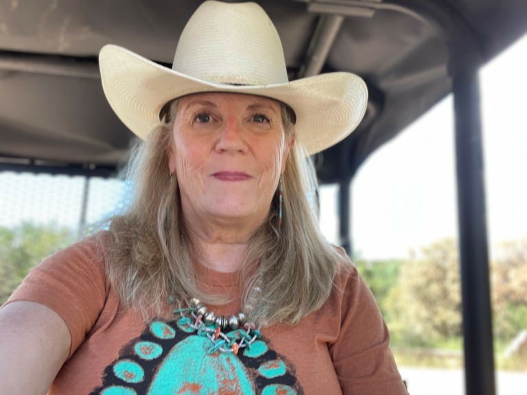 Meet Beth Cooper – CanvasRebel Magazine