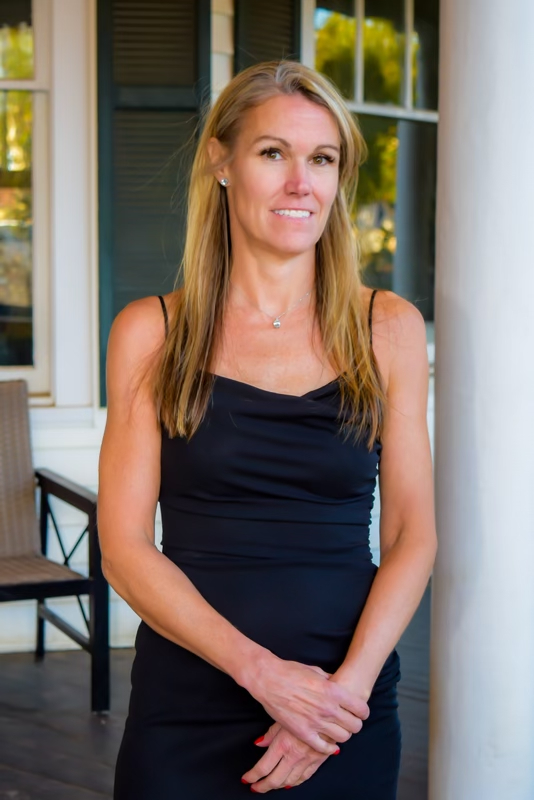 Meet Julie Barth – CanvasRebel Magazine