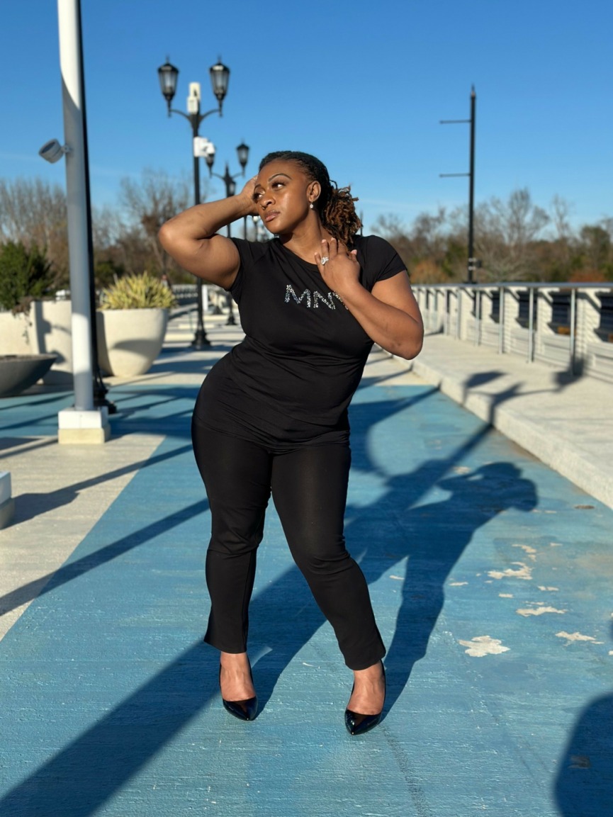 Meet Nachelle Mac – CanvasRebel Magazine