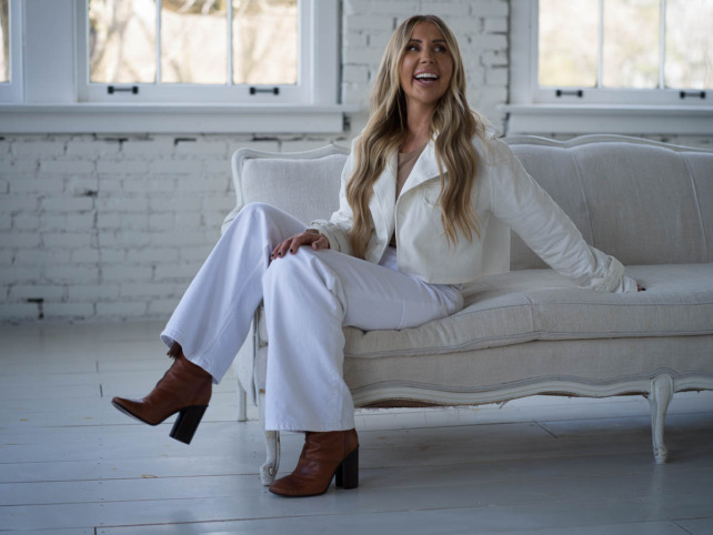 Meet Janelle Jared – CanvasRebel Magazine