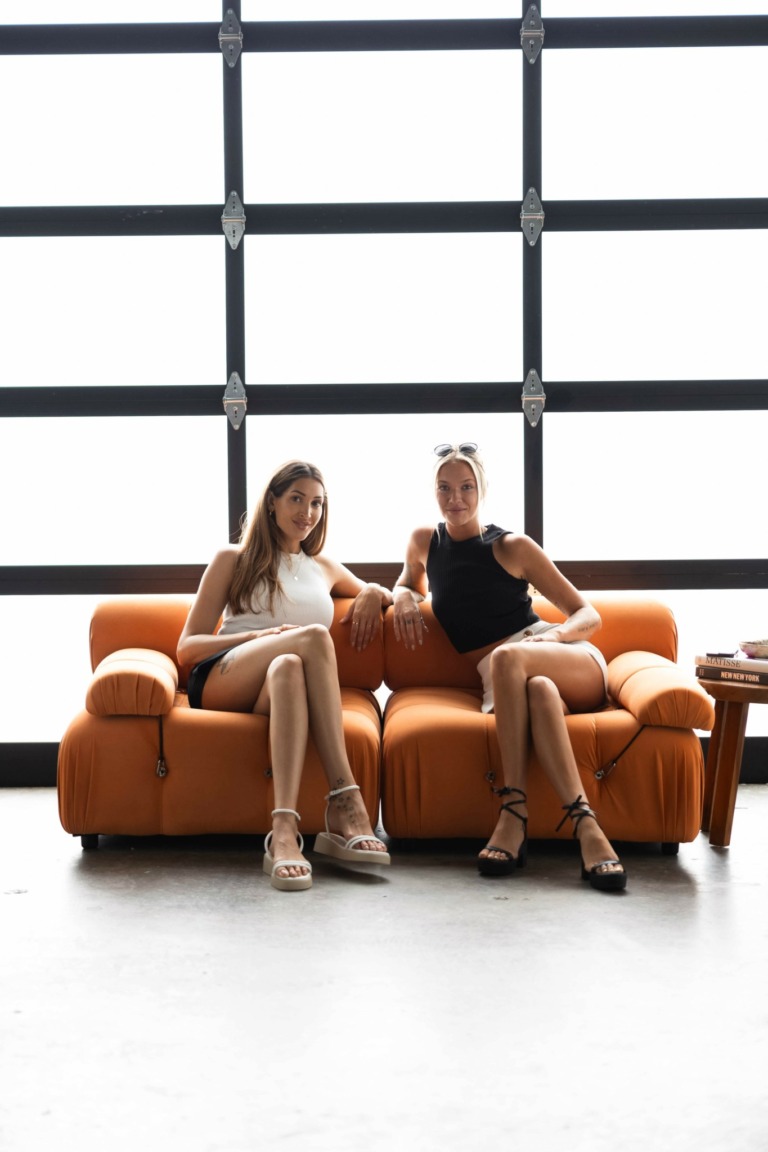 Meet Ravyn Thomas – CanvasRebel Magazine