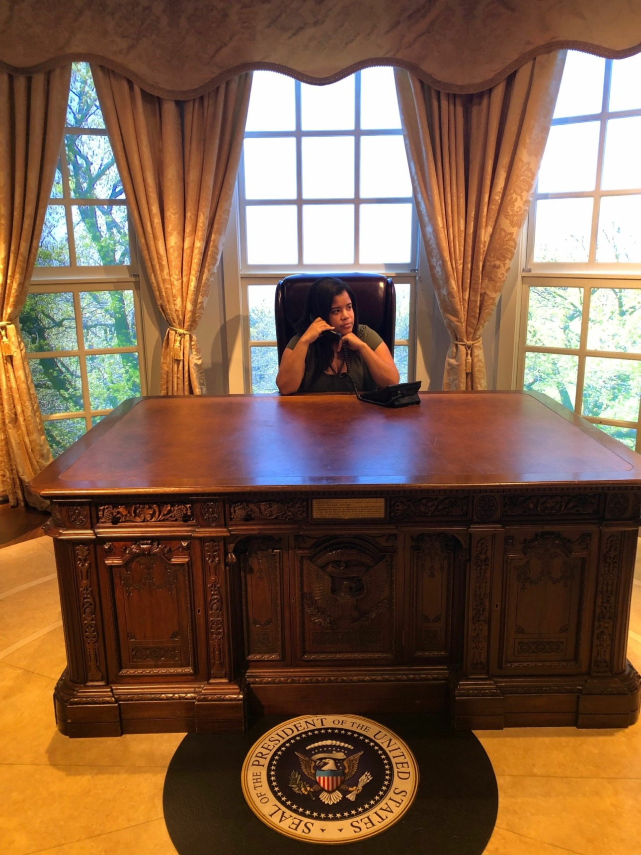 Meet Eleana Pena – CanvasRebel Magazine