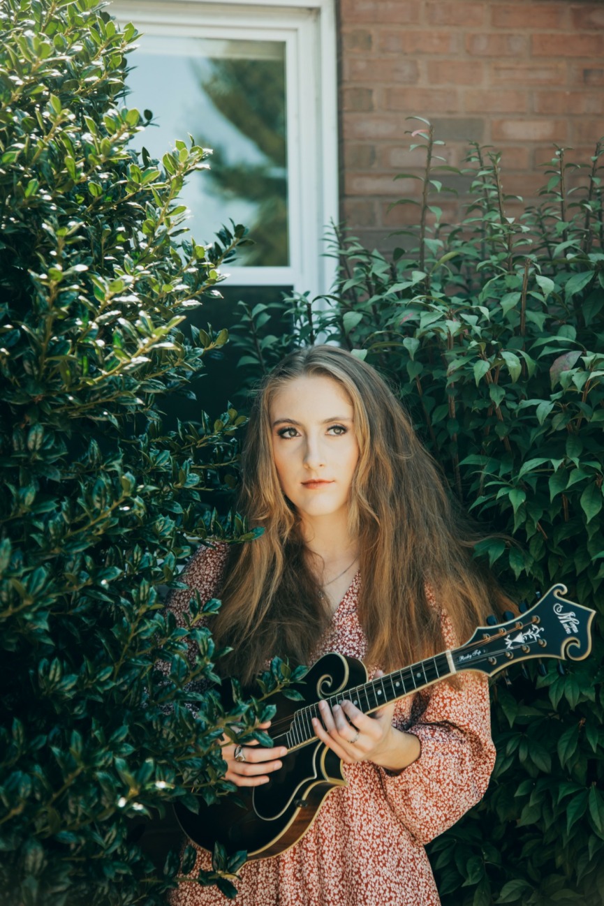 Meet Toni Clare – CanvasRebel Magazine