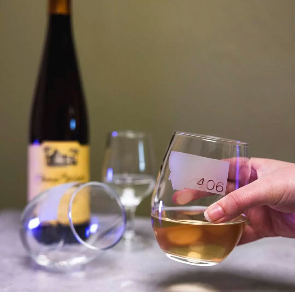 Meet Leslie Swenson – CanvasRebel Magazine