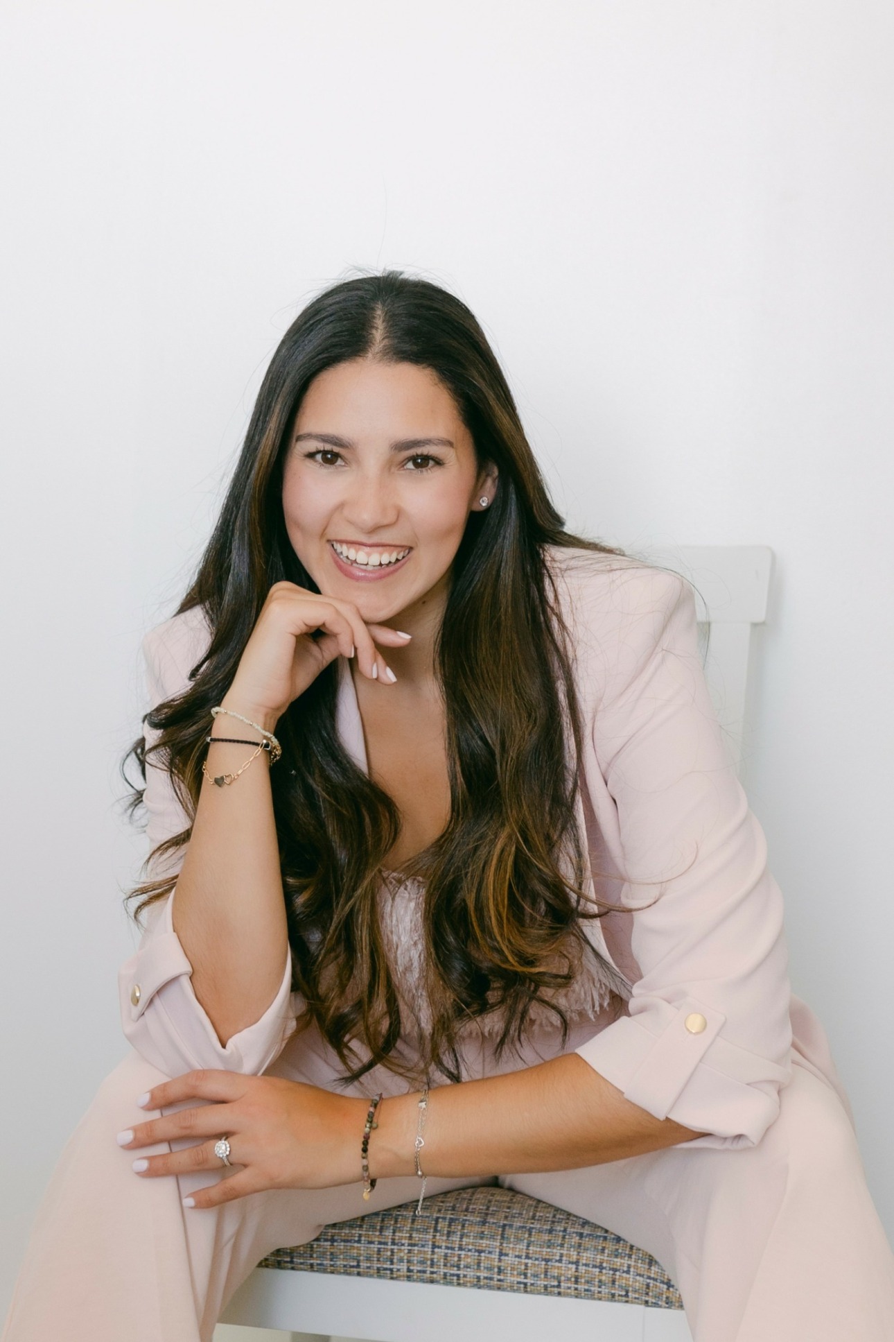Meet Gabriela Veloz – CanvasRebel Magazine