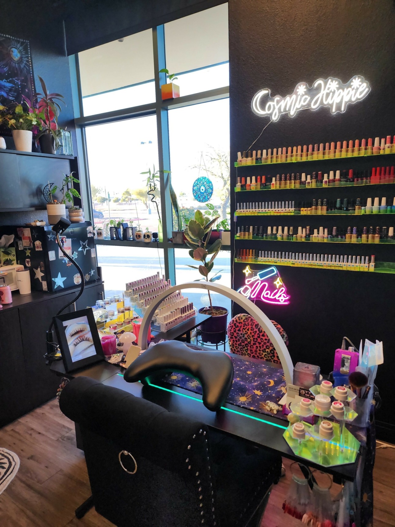 Meet Ashley Beck – CanvasRebel Magazine